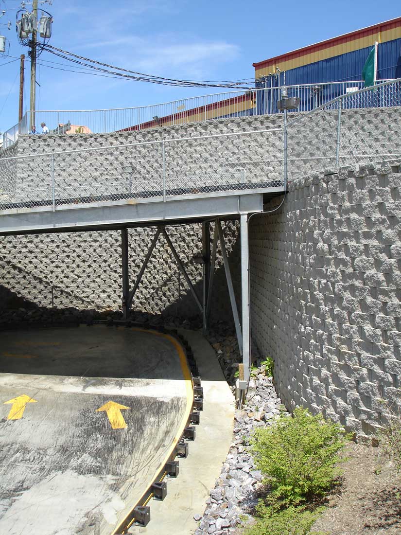 North-Carolina-retaining-wall-with-bridge - CornerStone Wall Solutions