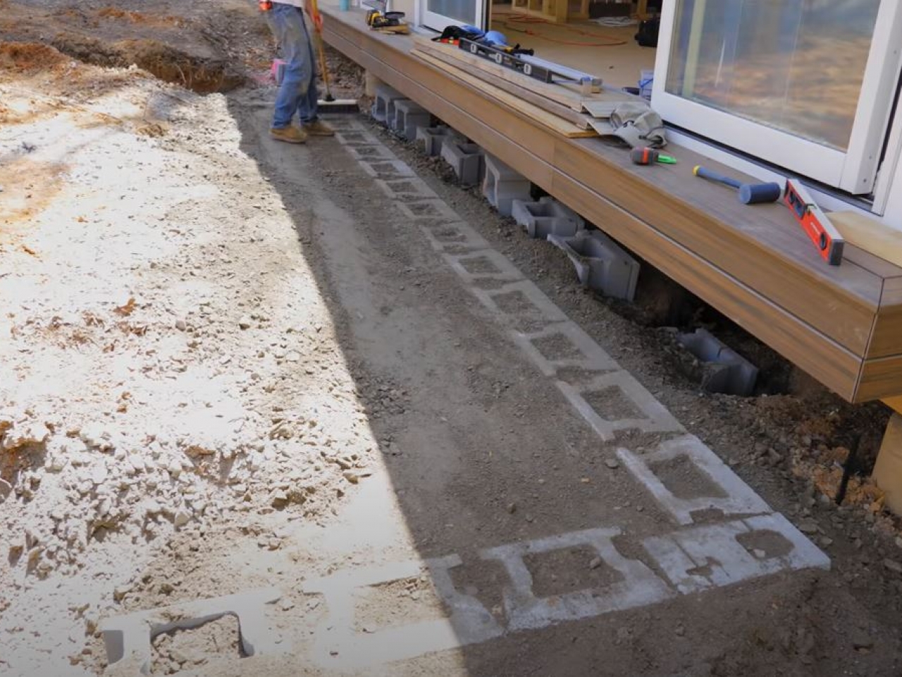 Crafted Workshop Raised Patio with 100 Retaining Wall