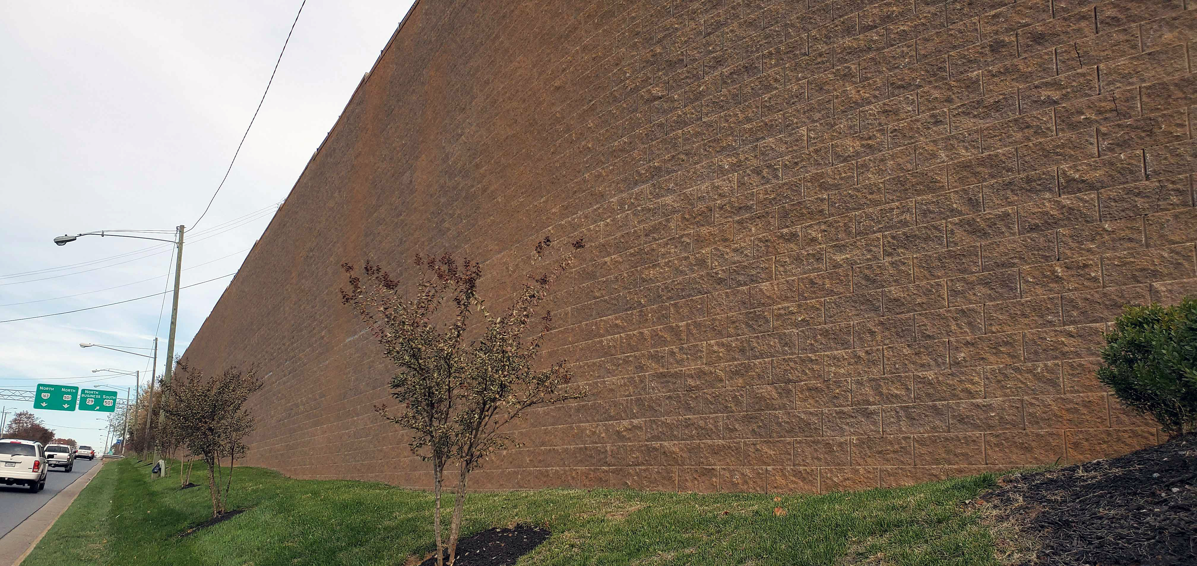 Tall Retaining Wall Design Ideas to Reach Greater Heights