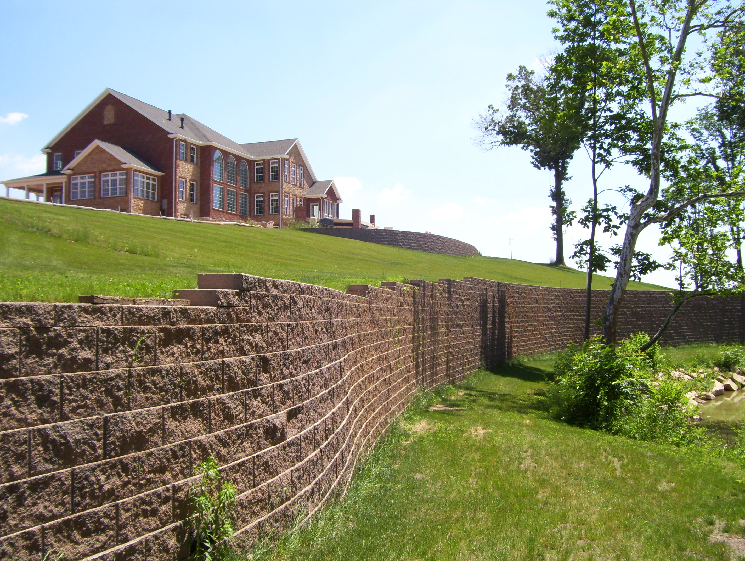 Safe, Durable Block Retaining Walls for Civil Engineering